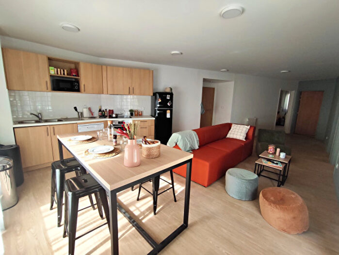 Appartement à louer - Clermont-Ferrand, Vallières, Sallins, Poncillon - 7 pièces - 1 chambre