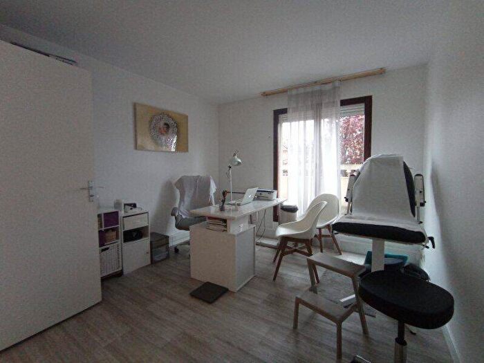 Périchelles-Saint Hubert-Centre Gare-Abbesses, Chelles : Appartement 3 pièces à louer