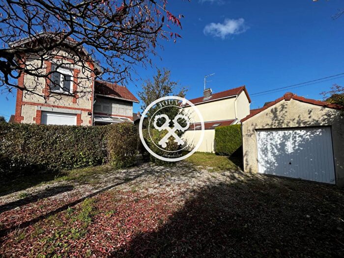 Maison à louer - Les Noës-près-Troyes - 4 pièces - 2 chambres