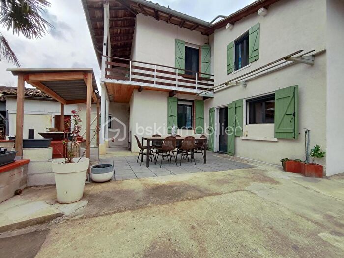 Maison à vendre - Beaumont-de-Lomagne - 6 pièces - 4 chambres