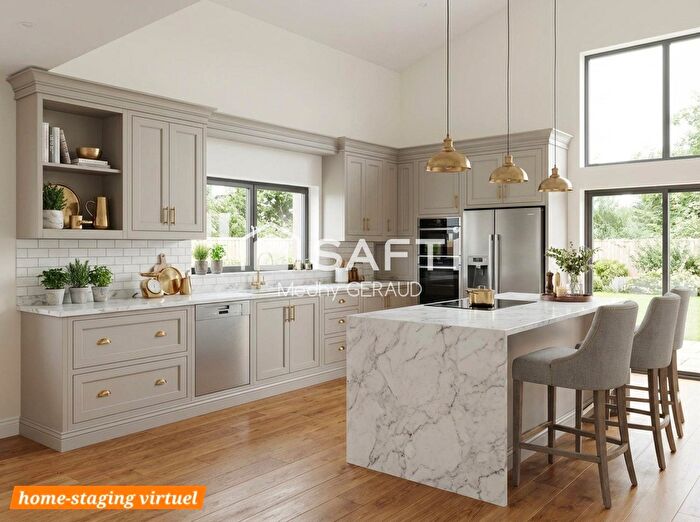 Maison à vendre - Le Poiré-sur-Vie - 7 pièces - 5 chambres