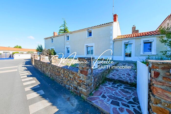 Les Magnils-Reigniers - Maison 9 pièces à vendre