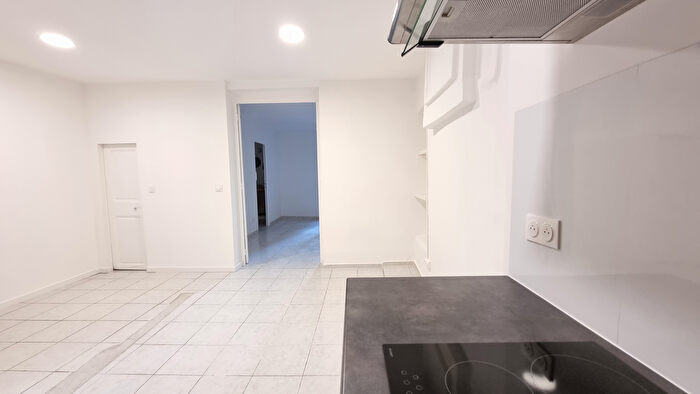 Appartement à louer - Sommières - 2 pièces - 1 chambre