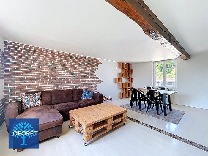Courcelles-sur-Viosne : Appartement 3 pièces à louer