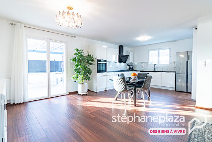 Maison à vendre - Viriat - 5 pièces - 4 chambres