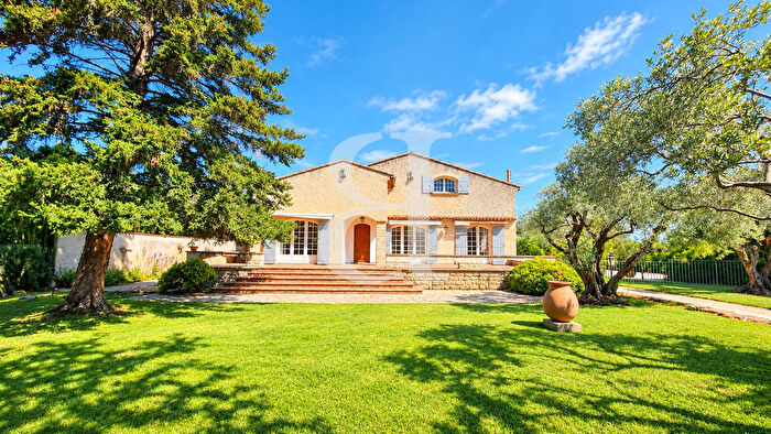Maison 6 pièces à Carpentras, Ouest, à vendre