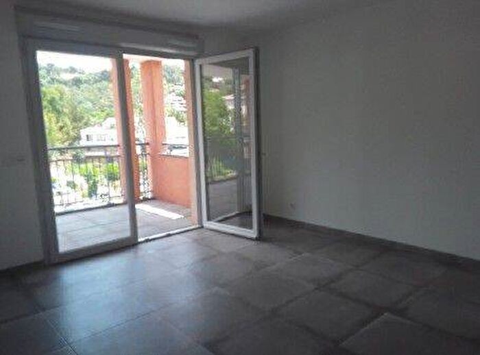 Nord Est, Bormes-les-Mimosas : Appartement 2 pièces à louer