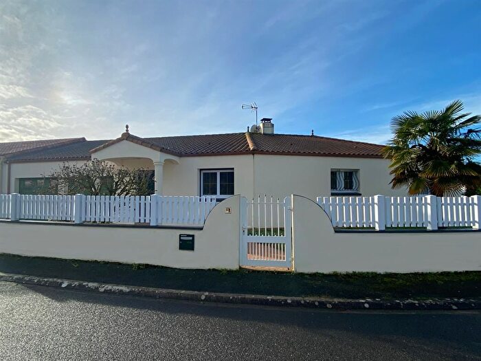 Maison à vendre - Vairé - 6 pièces - 3 chambres