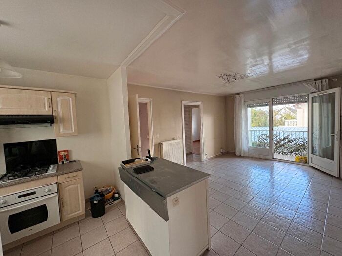 Appartement à vendre - Montfermeil, Franceville - 3 pièces - 2 chambres