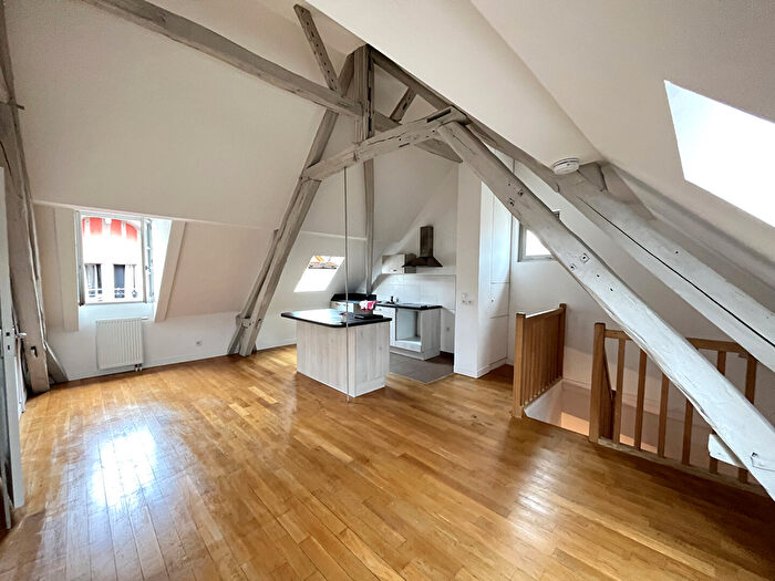 Appartement à louer - Troyes - 3 pièces - 2 chambres