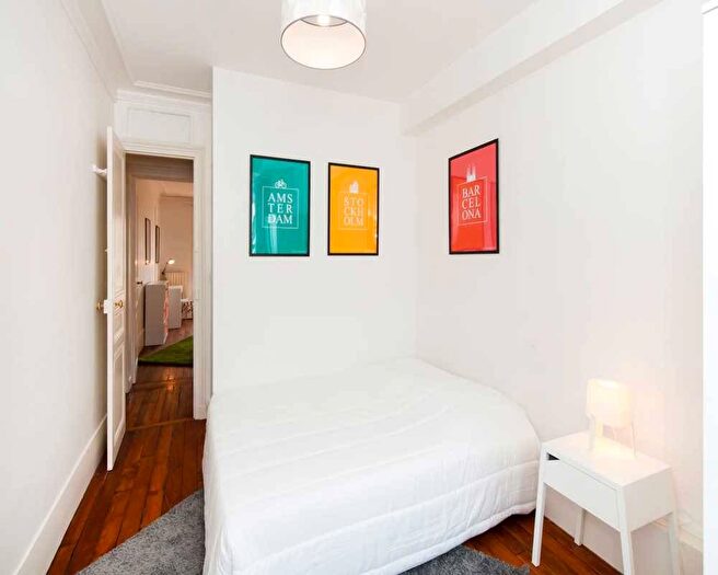 Appartement à louer - Louis Blanc-Aqueduc, Paris ème arrondissement - 4 pièces - 4 chambres