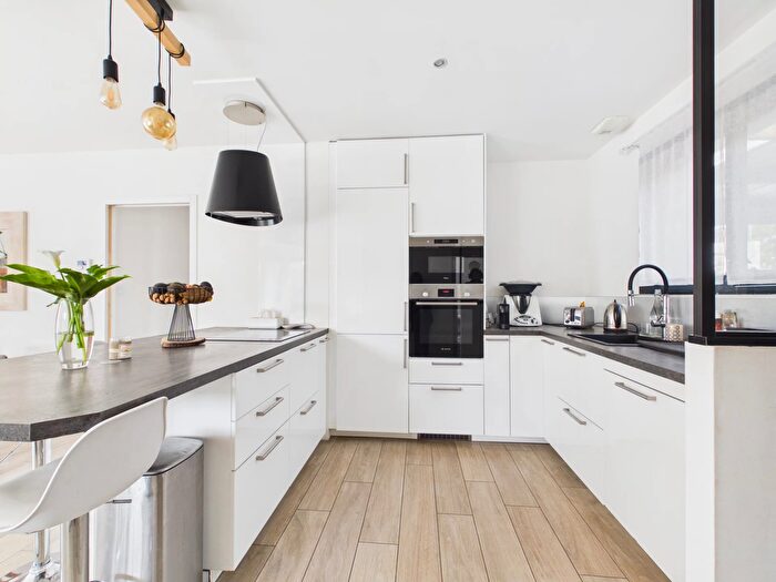 Saint-Sébastien-sur-Loire, Est : Maison 5 pièces à vendre