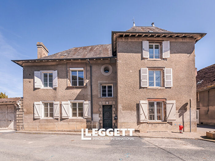 Maison 9 pièces à Lubersac, à vendre