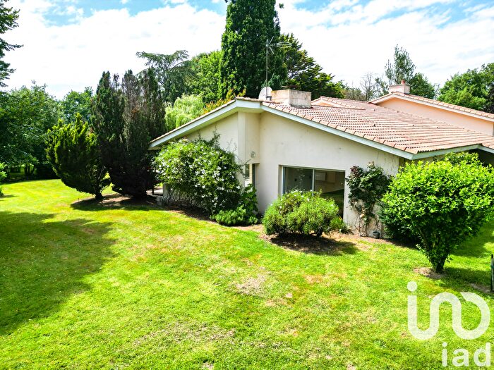 Maison à vendre - Palluau - 8 pièces - 5 chambres