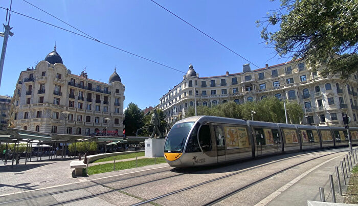 Nice, Saint-Lambert, Bas-Cimiez : Appartement 2 pièces à vendre