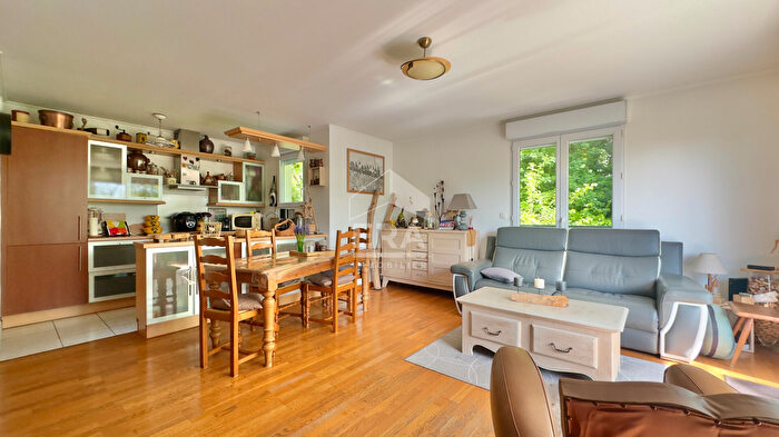 Juvisy-sur-Orge, Centre-ville, Entrevoies, Seine : Appartement 3 pièces à vendre