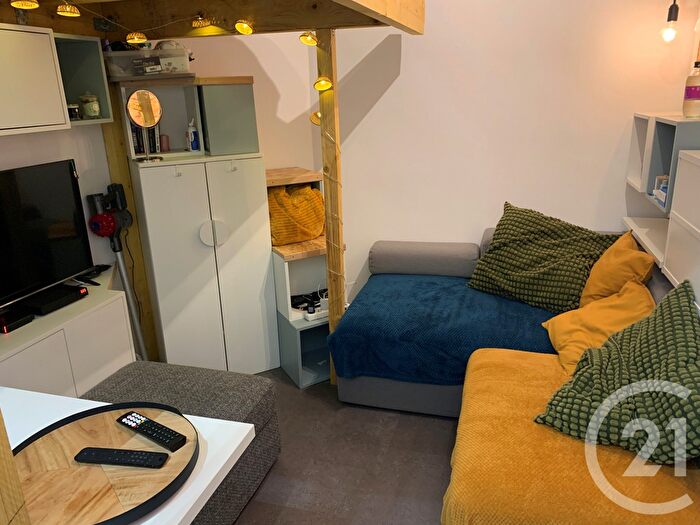 Appartement à louer - Asnières-sur-Seine, Centre-ville - 1 pièce