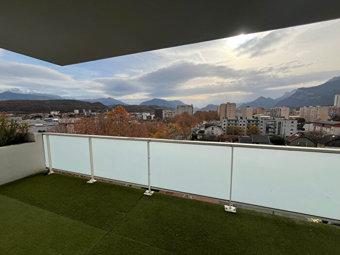 Appartement à louer - Échirolles - 3 pièces - 2 chambres