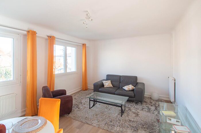 Appartement à louer - Pau, Pau Nord - 4 pièces - 3 chambres