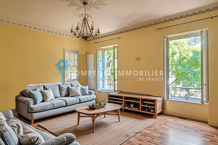Appartement à vendre - Nîmes, Ecusson, Arènes - 5 pièces - 4 chambres