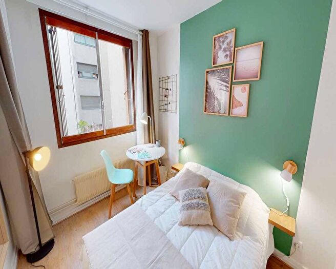 Appartement à louer - Alleray Procession, Paris ème arrondissement - 4 pièces - 4 chambres