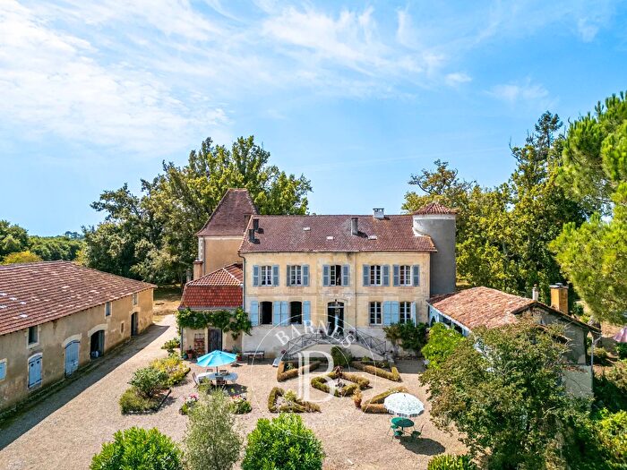 Maison 14 pièces à vendre - Saint-Sever