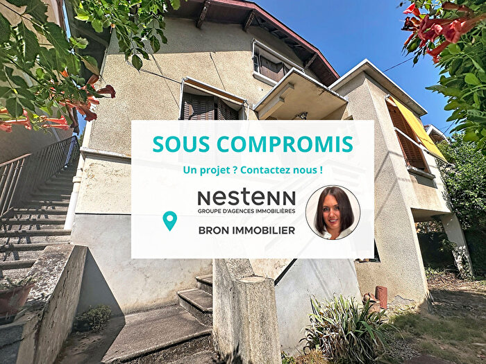 Bron, Centre-ville : Maison 5 pièces à vendre