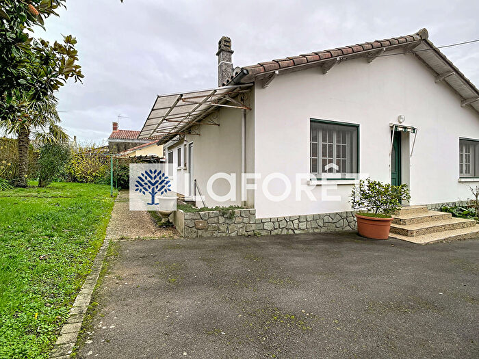 Maison à vendre - Loge-Fougereuse - 6 pièces - 4 chambres