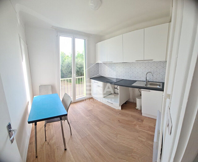 Appartement à louer - Grasse, Saint-Jacques - 1 pièce