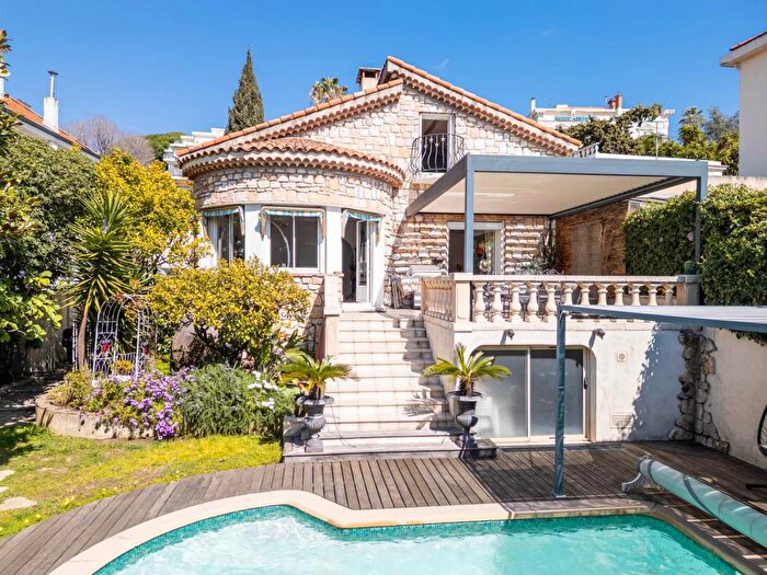 Nice, Le Port : Maison 4 pièces à vendre