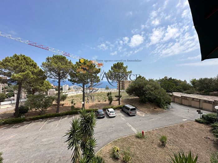 Appartement à louer - Ville-di-Pietrabugno - 4 pièces - 3 chambres