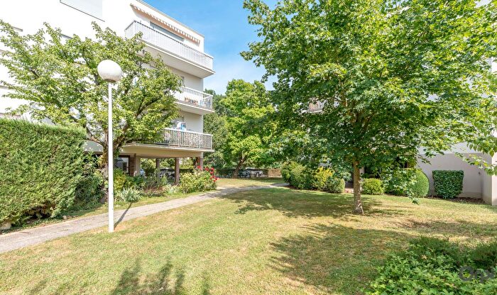 Appartement 4 pièces à Le Plessis-Trévise, François Mansard, à vendre