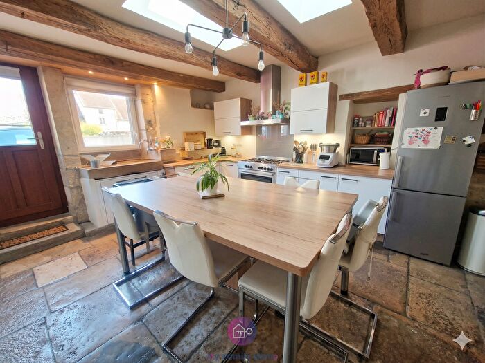 Maison à vendre - Noidans-le-Ferroux - 7 pièces - 4 chambres