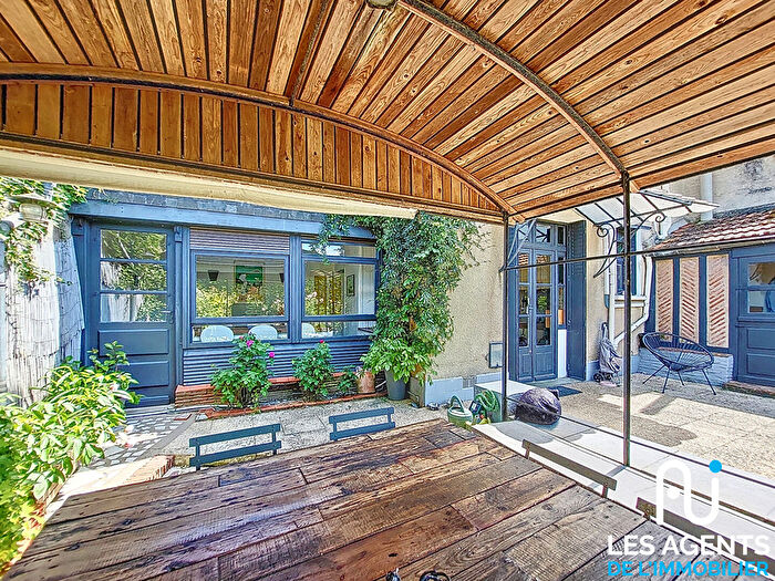 Maison à vendre - Meung-sur-Loire - 6 pièces - 4 chambres