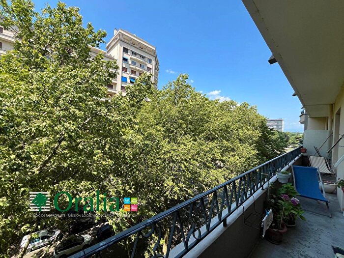 Appartement à louer - Allies-Clos dOr, Grenoble - 4 pièces - 3 chambres