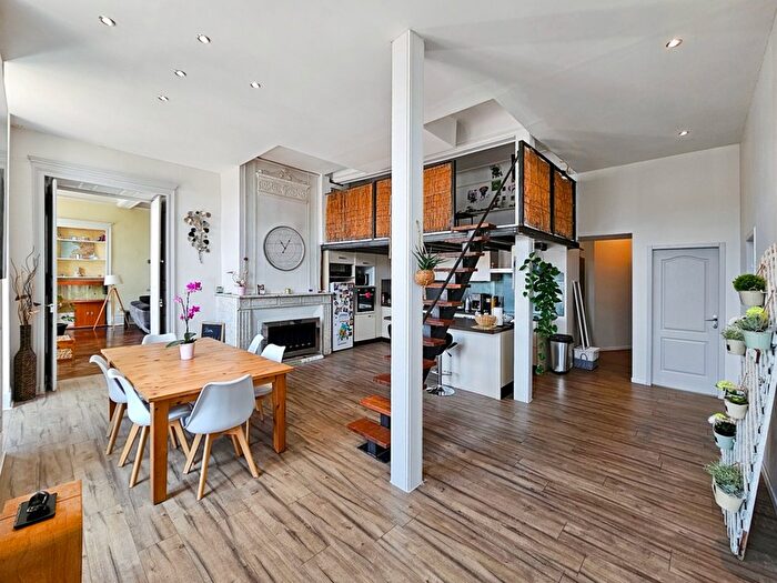 Appartement à vendre - Tarbes, Centre-ville - 6 pièces - 4 chambres