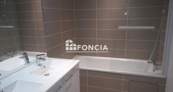 Trois Cités, Poitiers - Maison 5 pièces à louer