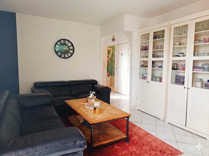 Appartement à vendre - Saint-Priest, Centre-ville - 3 pièces - 2 chambres