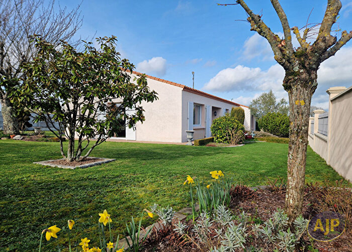 Maison à vendre - Cugand - 7 pièces - 5 chambres