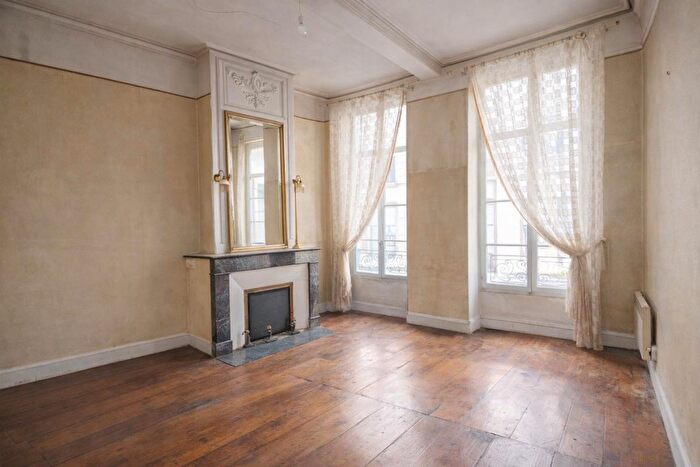 Appartement à vendre - Pau, Centre-ville - 4 pièces - 3 chambres