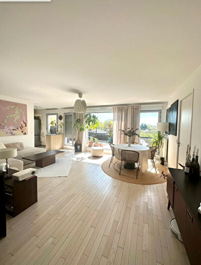 Appartement à louer - LHaÿ-les-Roses, Centre-ville - 5 pièces - 4 chambres