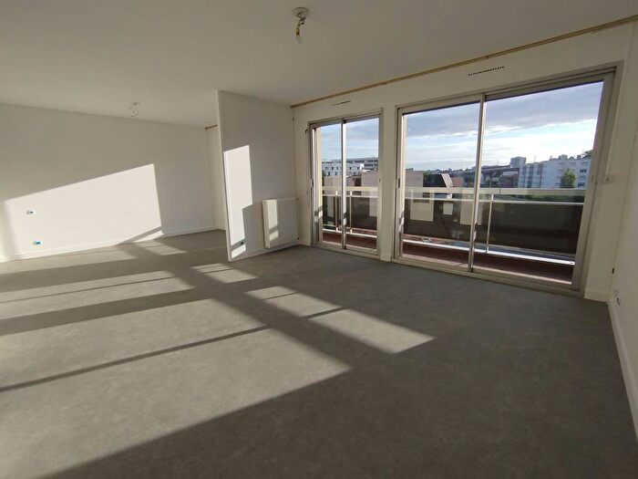 Appartement à louer - André Theuriet, Clermont-Ferrand - 5 pièces - 3 chambres