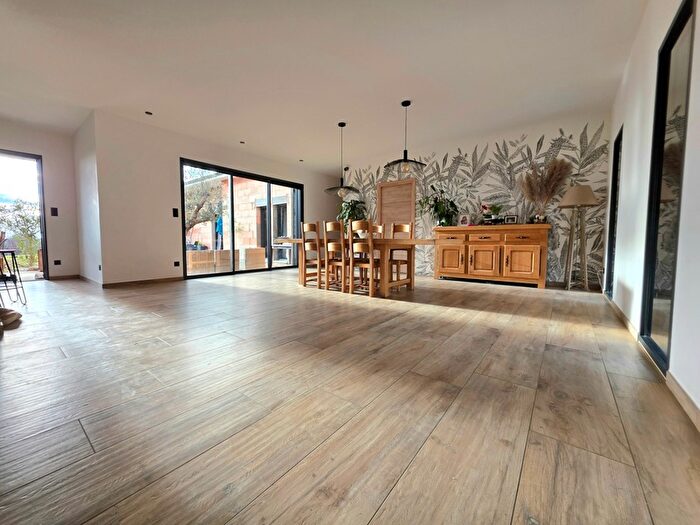 Maison à vendre - Salvizinet - 6 pièces - 4 chambres