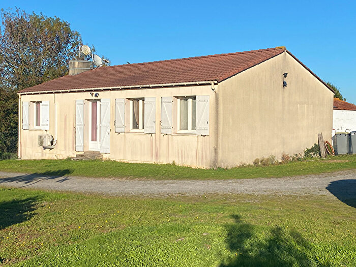 Maison à vendre - Saint-Maixent-sur-Vie - 4 pièces - 3 chambres