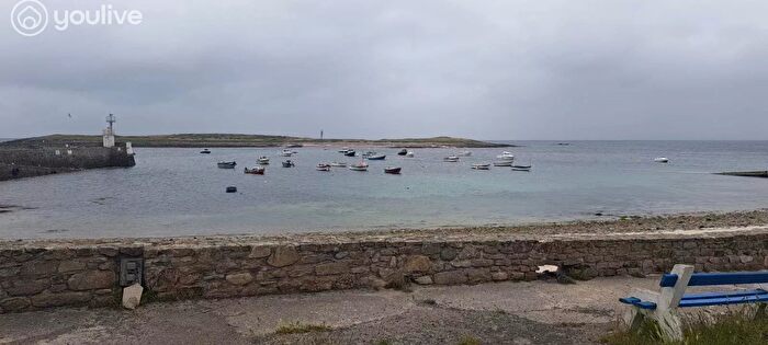 Maison à vendre - Île-Molène - 7 pièces - 5 chambres