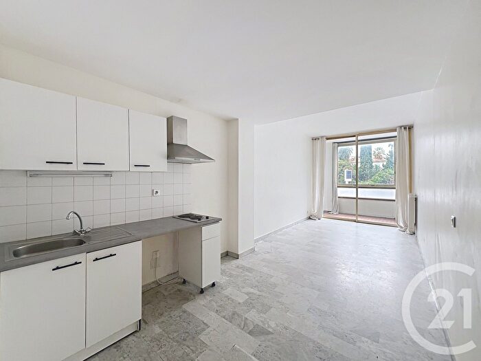 Appartement à louer - Cannes, Centre-ville - 1 pièce
