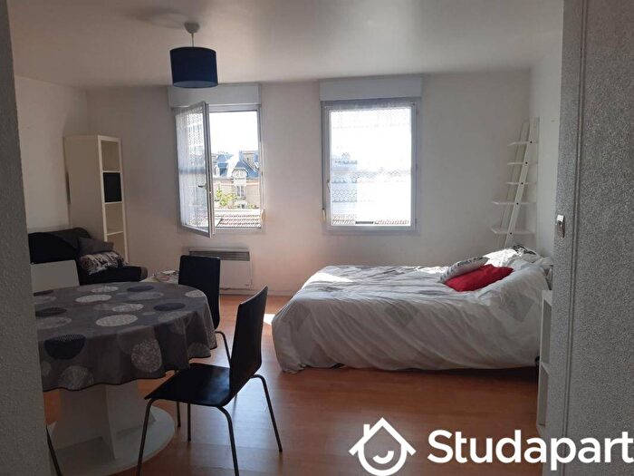 Appartement à louer - Centre Ville, Reims - 1 pièce