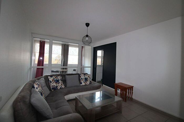 Croix Luizet, Villeurbanne : Appartement 4 pièces à louer