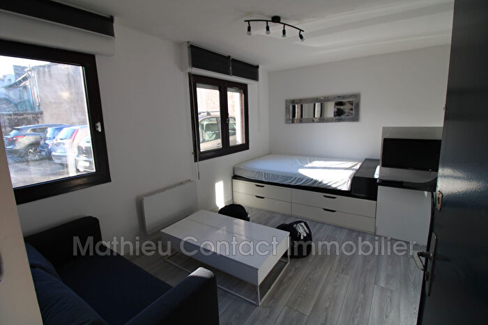 Appartement 1 pièce à Nîmes, Placette, à louer