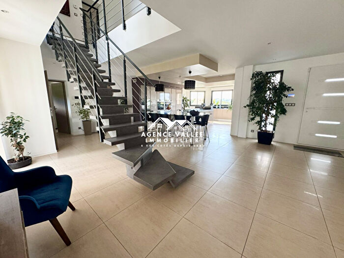 Maison à vendre - Saintry-sur-Seine - 8 pièces - 5 chambres